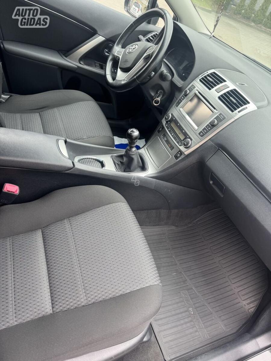 Black Toyota Avensis 2012 in Siauliai, with an engine capacity of 2.00 L and mileage of 236 thousand km for 5350 €, photo 10 on AUTOMOTO.COM.LV