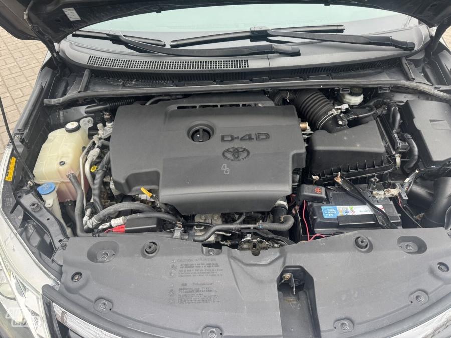 Black Toyota Avensis 2012 in Siauliai, with an engine capacity of 2.00 L and mileage of 236 thousand km for 5350 €, photo 14 on AUTOMOTO.COM.LV