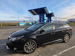 Melns Toyota Avensis 2012 Tallina, ar dzinēja tilpumu 2.00 L un nobraukumu 305 tūkst. km par 6400 €, foto  vietnē AUTOMOTO.COM.LV
