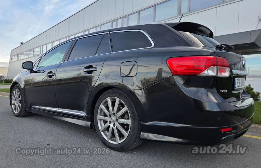 Melns Toyota Avensis 2012 Tallina, ar dzinēja tilpumu 2.00 L un nobraukumu 305 tūkst. km par 6400 €, foto 4 vietnē AUTOMOTO.COM.LV