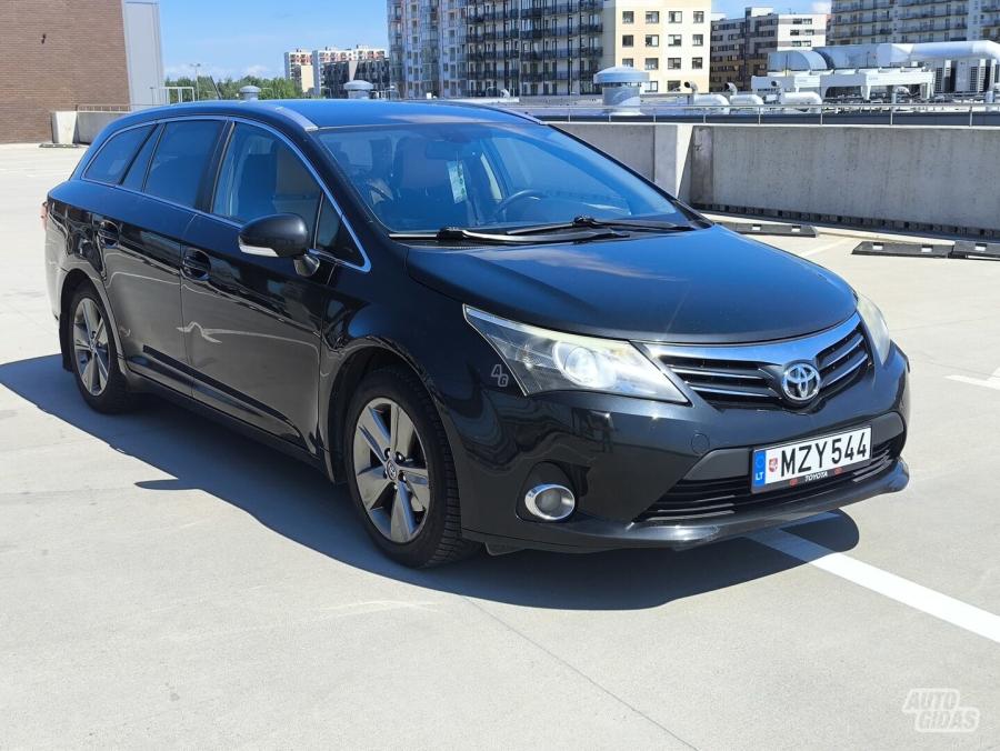 Черный Тойота Авенсис 2012 в Вильнюс, объемом двигателя 2.00 л и пробегом 350 тыс. км за 4250 €, фото 1 на AUTOMOTO.COM.LV