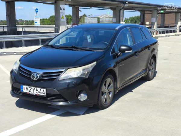 Black Toyota Avensis 2012 in Vilnius, with an engine capacity of 2.00 L and mileage of 350 thousand km for 4250 €, photo 3 on AUTOMOTO.COM.LV