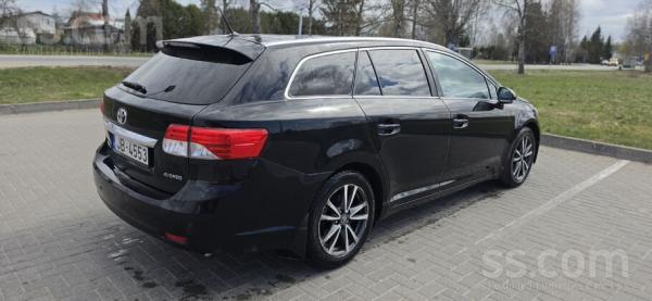 Melns Toyota Avensis 2012 Rīga, ar dzinēja tilpumu 2.20 L un nobraukumu 212 tūkst. km par 5600 €, foto 3 vietnē AUTOMOTO.COM.LV
