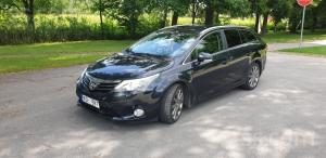 Black Toyota Avensis 2012 in Jurmala, with an engine capacity of 2.20 L and mileage of 398 thousand km for 4200 €, photo  on AUTOMOTO.COM.LV