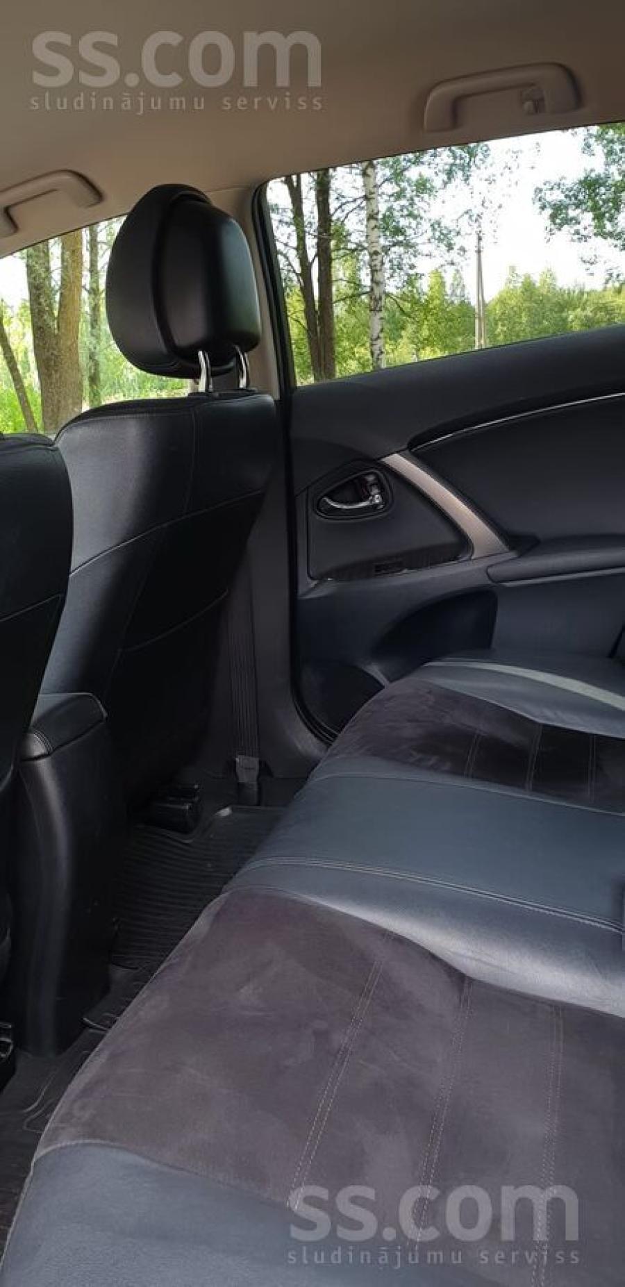 Melns Toyota Avensis 2012 Jūrmala, ar dzinēja tilpumu 2.20 L un nobraukumu 398 tūkst. km par 4200 €, foto 5 vietnē AUTOMOTO.COM.LV