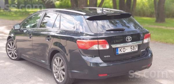 Black Toyota Avensis 2012 in Jurmala, with an engine capacity of 2.20 L and mileage of 398 thousand km for 4200 €, photo 5 on AUTOMOTO.COM.LV