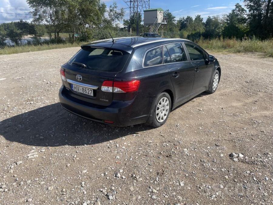 Черный Тойота Авенсис 2012 в Лиепая, объемом двигателя 1.80 л и пробегом 415 тыс. км за 3200 €, фото 4 на AUTOMOTO.COM.LV
