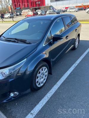 Black Toyota Avensis 2012 in Riga, with an engine capacity of 1.80 L and mileage of 264 thousand km for 5950 €, photo 7 on AUTOMOTO.COM.LV