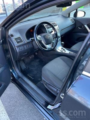 Black Toyota Avensis 2012 in Riga, with an engine capacity of 1.80 L and mileage of 264 thousand km for 5950 €, photo 12 on AUTOMOTO.COM.LV