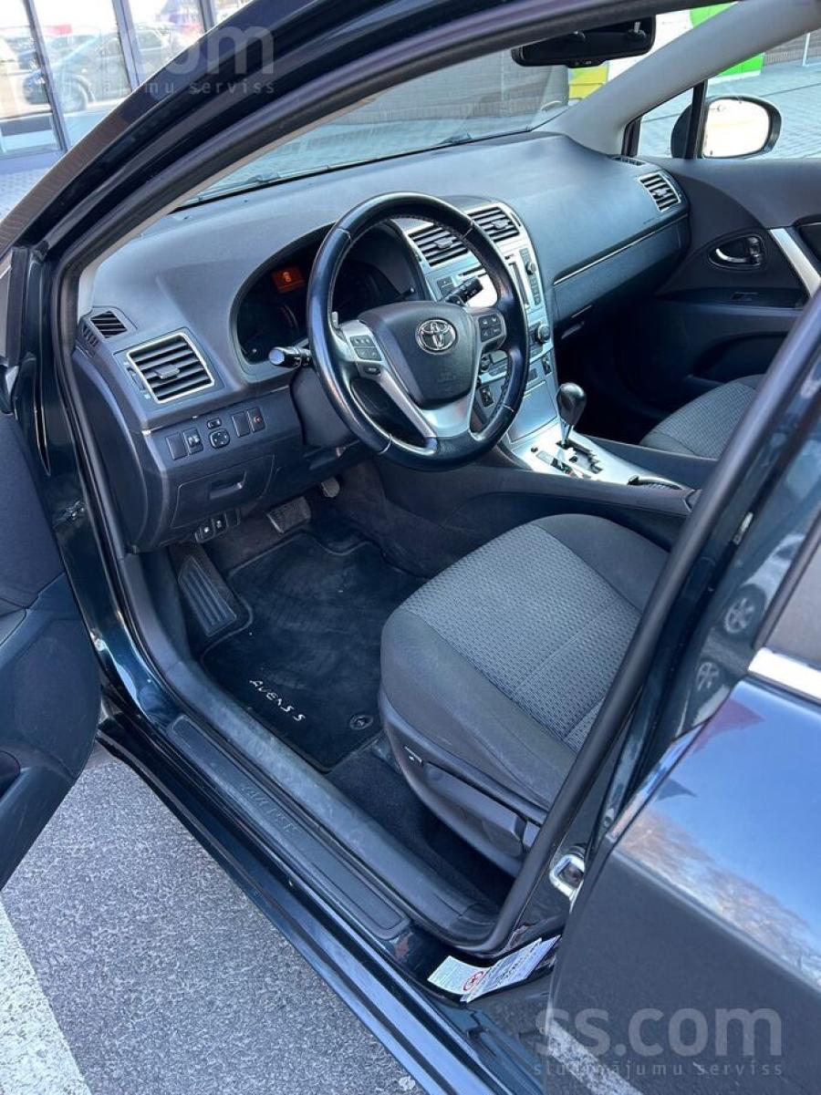 Black Toyota Avensis 2012 in Riga, with an engine capacity of 1.80 L and mileage of 264 thousand km for 5950 €, photo 12 on AUTOMOTO.COM.LV
