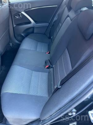 Black Toyota Avensis 2012 in Riga, with an engine capacity of 1.80 L and mileage of 264 thousand km for 5950 €, photo 13 on AUTOMOTO.COM.LV