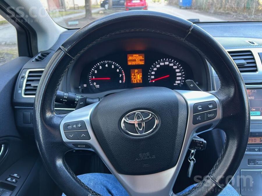 Black Toyota Avensis 2012 in Riga, with an engine capacity of 1.80 L and mileage of 264 thousand km for 5950 €, photo 16 on AUTOMOTO.COM.LV