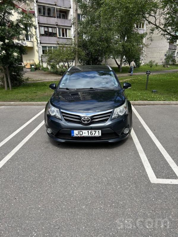 Black Toyota Avensis 2012 in Riga, with an engine capacity of 1.80 L and mileage of 265 thousand km for 5500 €, photo 2 on AUTOMOTO.COM.LV