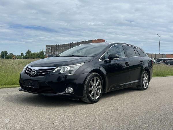 Black Toyota Avensis 2012 in Siauliai, with an engine capacity of 2.00 L and mileage of 232 thousand km for 5200 €, photo 1 on AUTOMOTO.COM.LV