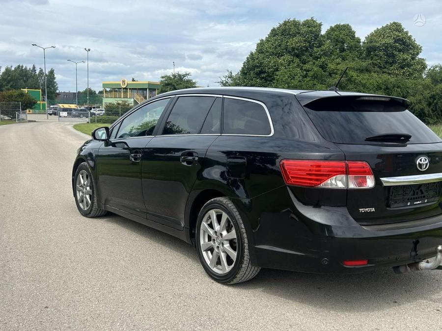 Melns Toyota Avensis 2012 Šauļi, ar dzinēja tilpumu 2.00 L un nobraukumu 232 tūkst. km par 5200 €, foto 7 vietnē AUTOMOTO.COM.LV