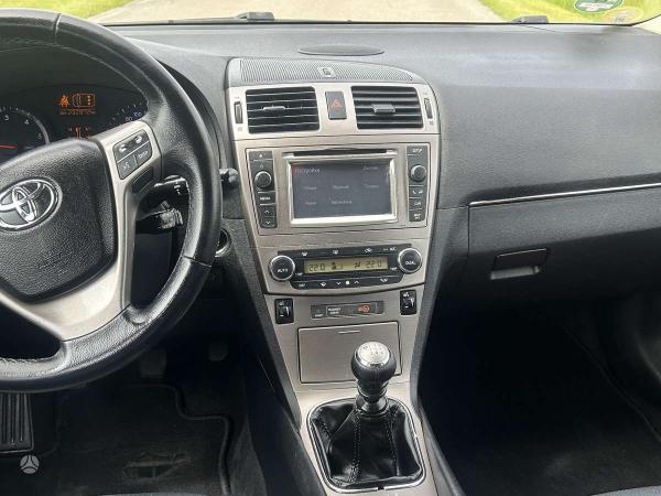 Black Toyota Avensis 2012 in Siauliai, with an engine capacity of 2.00 L and mileage of 232 thousand km for 5200 €, photo 9 on AUTOMOTO.COM.LV
