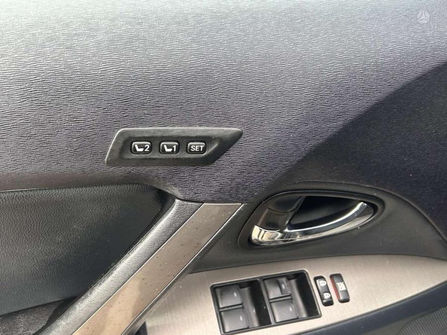 Melns Toyota Avensis 2012 Šauļi, ar dzinēja tilpumu 2.00 L un nobraukumu 232 tūkst. km par 5200 €, foto 12 vietnē AUTOMOTO.COM.LV