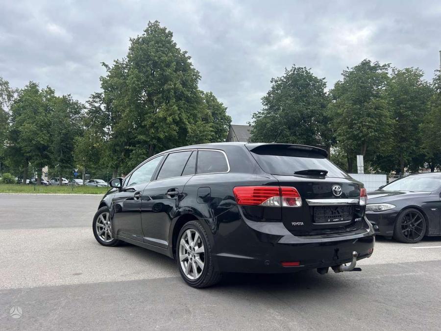 Melns Toyota Avensis 2012 Šauļi, ar dzinēja tilpumu 2.00 L un nobraukumu 232 tūkst. km par 5200 €, foto 18 vietnē AUTOMOTO.COM.LV