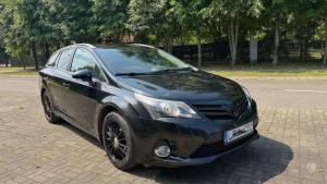 Melns Toyota Avensis 2012 Viļņa, ar dzinēja tilpumu 2.00 L un nobraukumu 394 tūkst. km par 3450 €, foto  vietnē AUTOMOTO.COM.LV