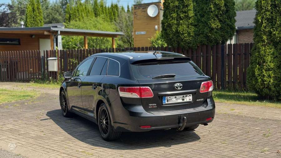 Черный Тойота Авенсис 2012 в Вильнюс, объемом двигателя 2.00 л и пробегом 394 тыс. км за 3450 €, фото 7 на AUTOMOTO.COM.LV
