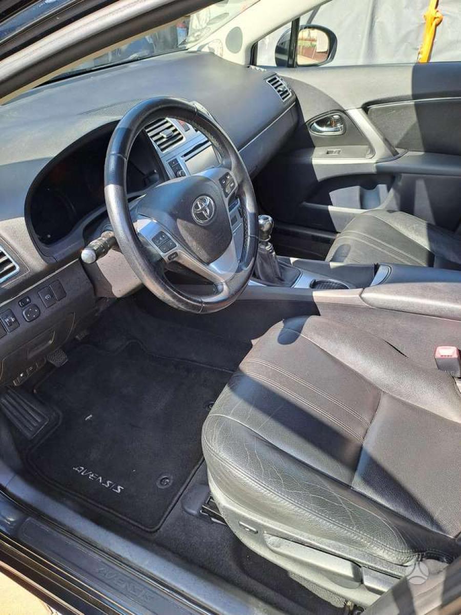 Melns Toyota Avensis 2012 Kauņa, ar dzinēja tilpumu 2.00 L un nobraukumu 400 tūkst. km par 3400 €, foto 6 vietnē AUTOMOTO.COM.LV