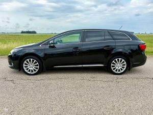 Black Toyota Avensis 2012 in Vilkaviskis, with an engine capacity of 1.80 L and mileage of 249 thousand km for 6500 €, photo 7 on AUTOMOTO.COM.LV