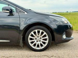 Black Toyota Avensis 2012 in Vilkaviskis, with an engine capacity of 1.80 L and mileage of 249 thousand km for 6500 €, photo 8 on AUTOMOTO.COM.LV