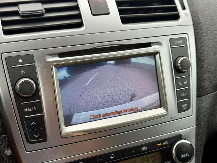 Black Toyota Avensis 2012 in Vilkaviskis, with an engine capacity of 1.80 L and mileage of 249 thousand km for 6500 €, photo 13 on AUTOMOTO.COM.LV