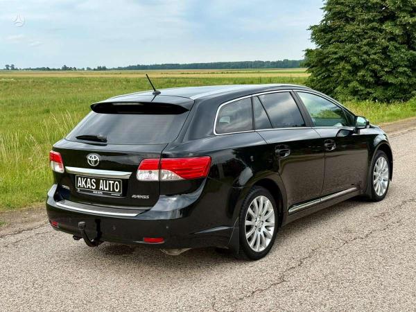 Black Toyota Avensis 2012 in Vilkaviskis, with an engine capacity of 1.80 L and mileage of 249 thousand km for 6500 €, photo 4 on AUTOMOTO.COM.LV