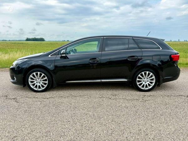 Black Toyota Avensis 2012 in Vilkaviskis, with an engine capacity of 1.80 L and mileage of 249 thousand km for 6500 €, photo 6 on AUTOMOTO.COM.LV