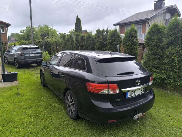 Melns Toyota Avensis 2012 Visaginas, ar dzinēja tilpumu 2.00 L un nobraukumu 388 tūkst. km par 3100 €, foto 1 vietnē AUTOMOTO.COM.LV