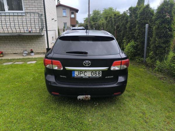 Melns Toyota Avensis 2012 Visaginas, ar dzinēja tilpumu 2.00 L un nobraukumu 388 tūkst. km par 3100 €, foto 4 vietnē AUTOMOTO.COM.LV