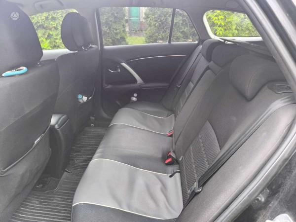 Melns Toyota Avensis 2012 Visaginas, ar dzinēja tilpumu 2.00 L un nobraukumu 388 tūkst. km par 3100 €, foto 8 vietnē AUTOMOTO.COM.LV