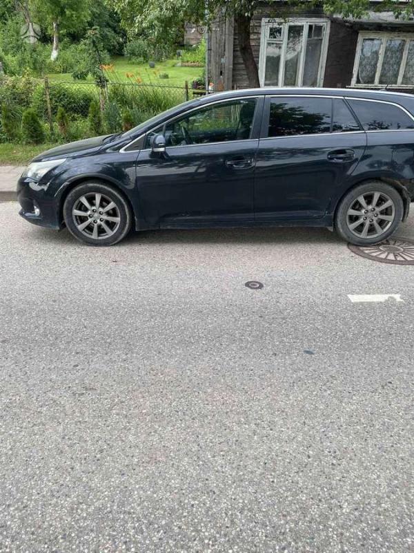 Melns Toyota Avensis 2012 Kauņa, ar dzinēja tilpumu 0.00 L un nobraukumu 345 tūkst. km par 1500 €, foto 5 vietnē AUTOMOTO.COM.LV