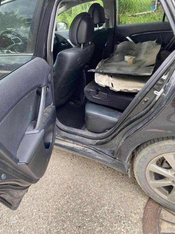 Melns Toyota Avensis 2012 Kauņa, ar dzinēja tilpumu 0.00 L un nobraukumu 345 tūkst. km par 1500 €, foto 9 vietnē AUTOMOTO.COM.LV