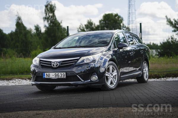 Melns Toyota Avensis 2012 Rīga, ar dzinēja tilpumu 2.00 L un nobraukumu 284 tūkst. km par 4790 €, foto 1 vietnē AUTOMOTO.COM.LV
