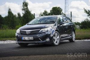 Melns Toyota Avensis 2012 Rīga, ar dzinēja tilpumu 2.00 L un nobraukumu 284 tūkst. km par 4790 €, foto  vietnē AUTOMOTO.COM.LV