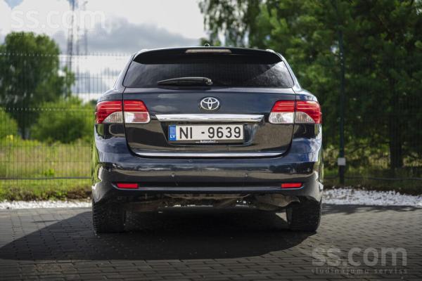 Melns Toyota Avensis 2012 Rīga, ar dzinēja tilpumu 2.00 L un nobraukumu 284 tūkst. km par 4790 €, foto 5 vietnē AUTOMOTO.COM.LV