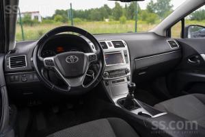 Black Toyota Avensis 2012 in Riga, with an engine capacity of 2.00 L and mileage of 284 thousand km for 4790 €, photo 8 on AUTOMOTO.COM.LV