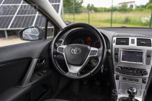 Black Toyota Avensis 2012 in Riga, with an engine capacity of 2.00 L and mileage of 284 thousand km for 4790 €, photo 13 on AUTOMOTO.COM.LV