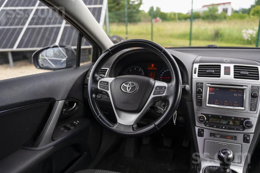 Black Toyota Avensis 2012 in Riga, with an engine capacity of 2.00 L and mileage of 284 thousand km for 4790 €, photo 13 on AUTOMOTO.COM.LV