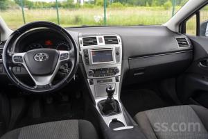 Black Toyota Avensis 2012 in Riga, with an engine capacity of 2.00 L and mileage of 284 thousand km for 4790 €, photo 19 on AUTOMOTO.COM.LV