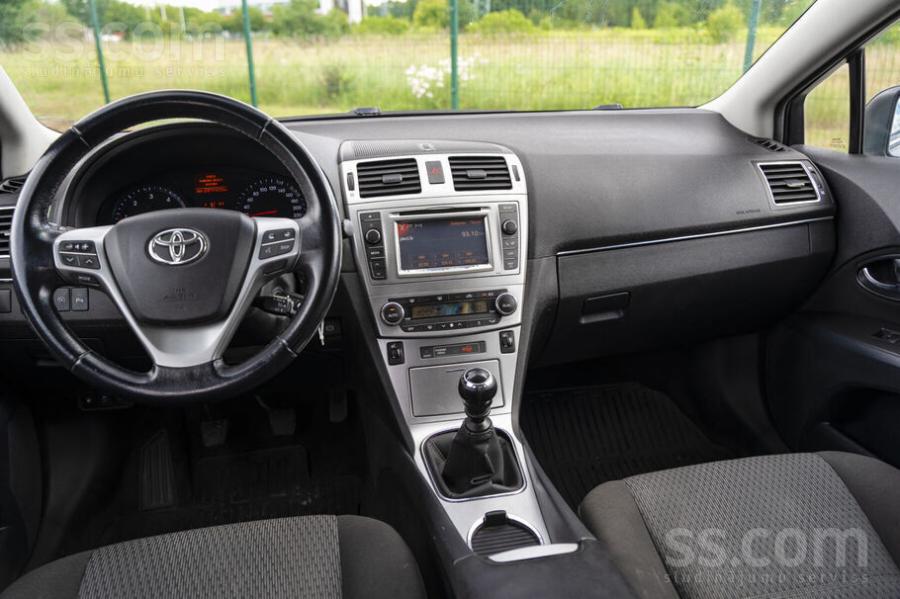 Black Toyota Avensis 2012 in Riga, with an engine capacity of 2.00 L and mileage of 284 thousand km for 4790 €, photo 19 on AUTOMOTO.COM.LV