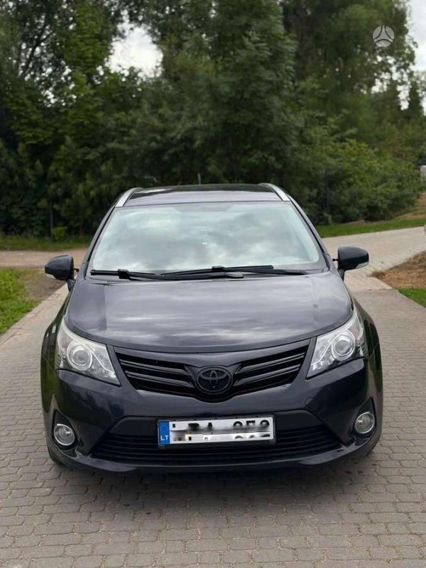 Melns Toyota Avensis 2012 Viļņa, ar dzinēja tilpumu 2.00 L un nobraukumu 394 tūkst. km par 2900 €, foto 2 vietnē AUTOMOTO.COM.LV