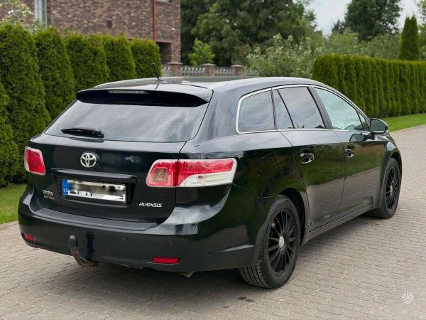 Melns Toyota Avensis 2012 Viļņa, ar dzinēja tilpumu 2.00 L un nobraukumu 394 tūkst. km par 2900 €, foto 5 vietnē AUTOMOTO.COM.LV