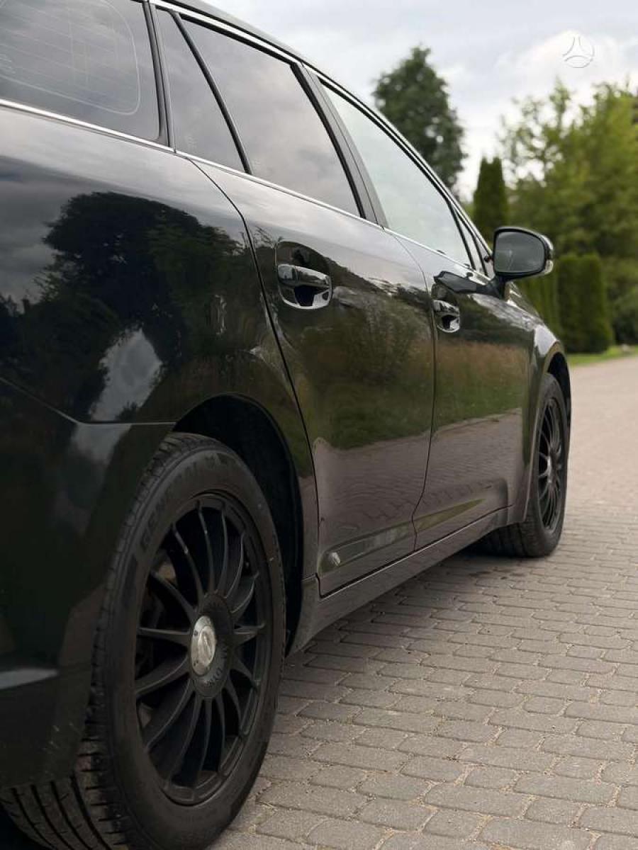 Melns Toyota Avensis 2012 Viļņa, ar dzinēja tilpumu 2.00 L un nobraukumu 394 tūkst. km par 2900 €, foto 12 vietnē AUTOMOTO.COM.LV