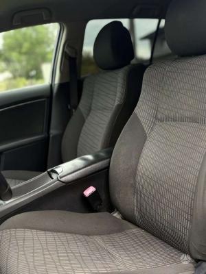 Melns Toyota Avensis 2012 Viļņa, ar dzinēja tilpumu 2.00 L un nobraukumu 394 tūkst. km par 2900 €, foto 16 vietnē AUTOMOTO.COM.LV