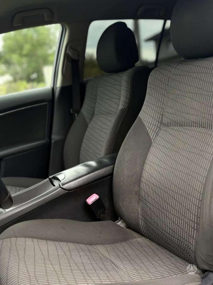 Melns Toyota Avensis 2012 Viļņa, ar dzinēja tilpumu 2.00 L un nobraukumu 394 tūkst. km par 2900 €, foto 16 vietnē AUTOMOTO.COM.LV