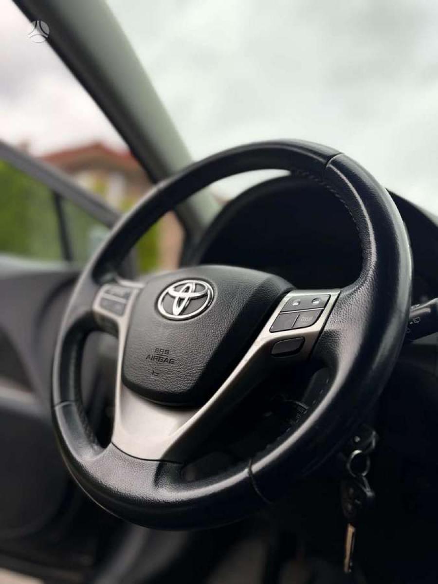 Melns Toyota Avensis 2012 Viļņa, ar dzinēja tilpumu 2.00 L un nobraukumu 394 tūkst. km par 2900 €, foto 17 vietnē AUTOMOTO.COM.LV