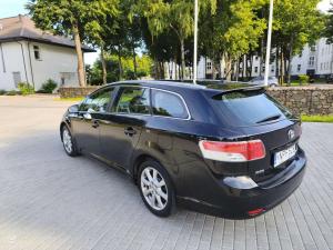 Black Toyota Avensis 2012 in Kretinga, with an engine capacity of 2.23 L and mileage of 274 thousand km for 3950 €, photo 8 on AUTOMOTO.COM.LV
